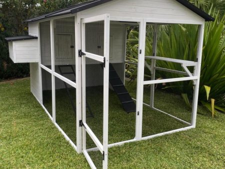 The Castle Chicken Enclosure - Coops & Cages